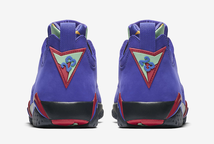 为 AJ11 康扣预热？Air Jordan 7 Low 另类 “Concord” 登场 球鞋资讯 FLIGHTCLUB中文站|SNEAKER ...