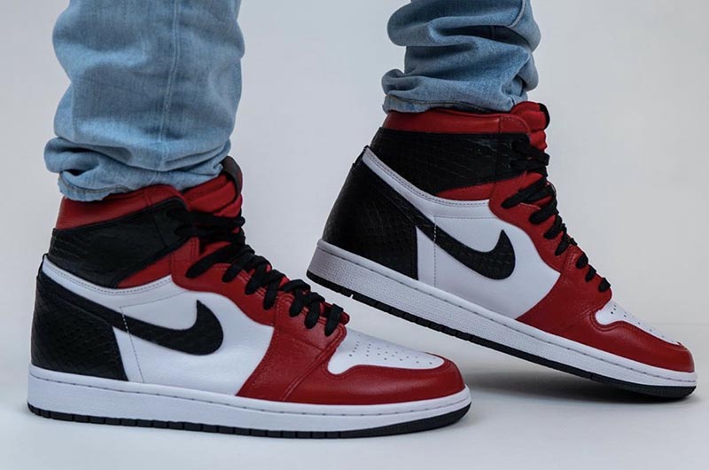 丝绸蛇纹 AJ1 发售提前！这鞋身也太像芝加哥了！ 球鞋资讯 FLIGHTCLUB中文站|SNEAKER球鞋资讯第一站