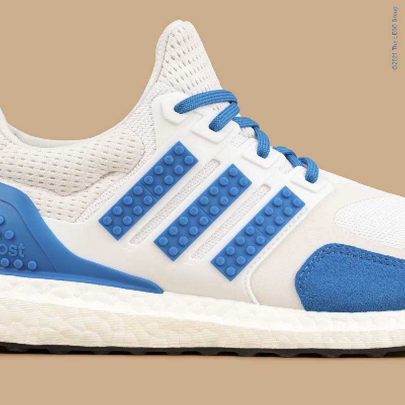 一口气三双！LEGO 联名又来了！全新 Ultra Boost 月底登场！ 球鞋资讯 FLIGHTCLUB中文站|SNEAKER球鞋资讯第一站