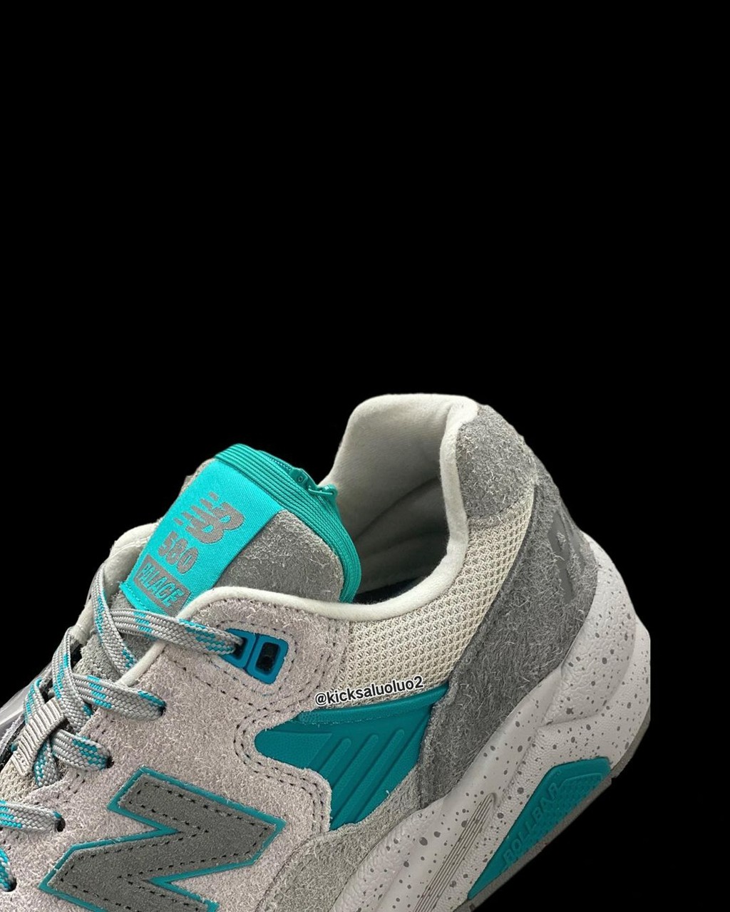 一口气三双！Palace x NB 联名新鞋实物曝光！ 球鞋资讯 FLIGHTCLUB中文站|SNEAKER球鞋资讯第一站