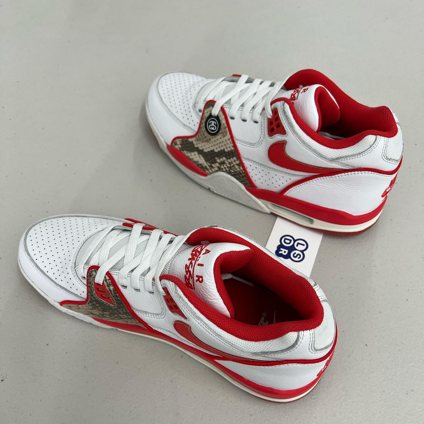 实物首次曝光！蛇皮 Stüssy x Nike 新鞋来了！ 球鞋资讯 FLIGHTCLUB中文站|SNEAKER球鞋资讯第一站