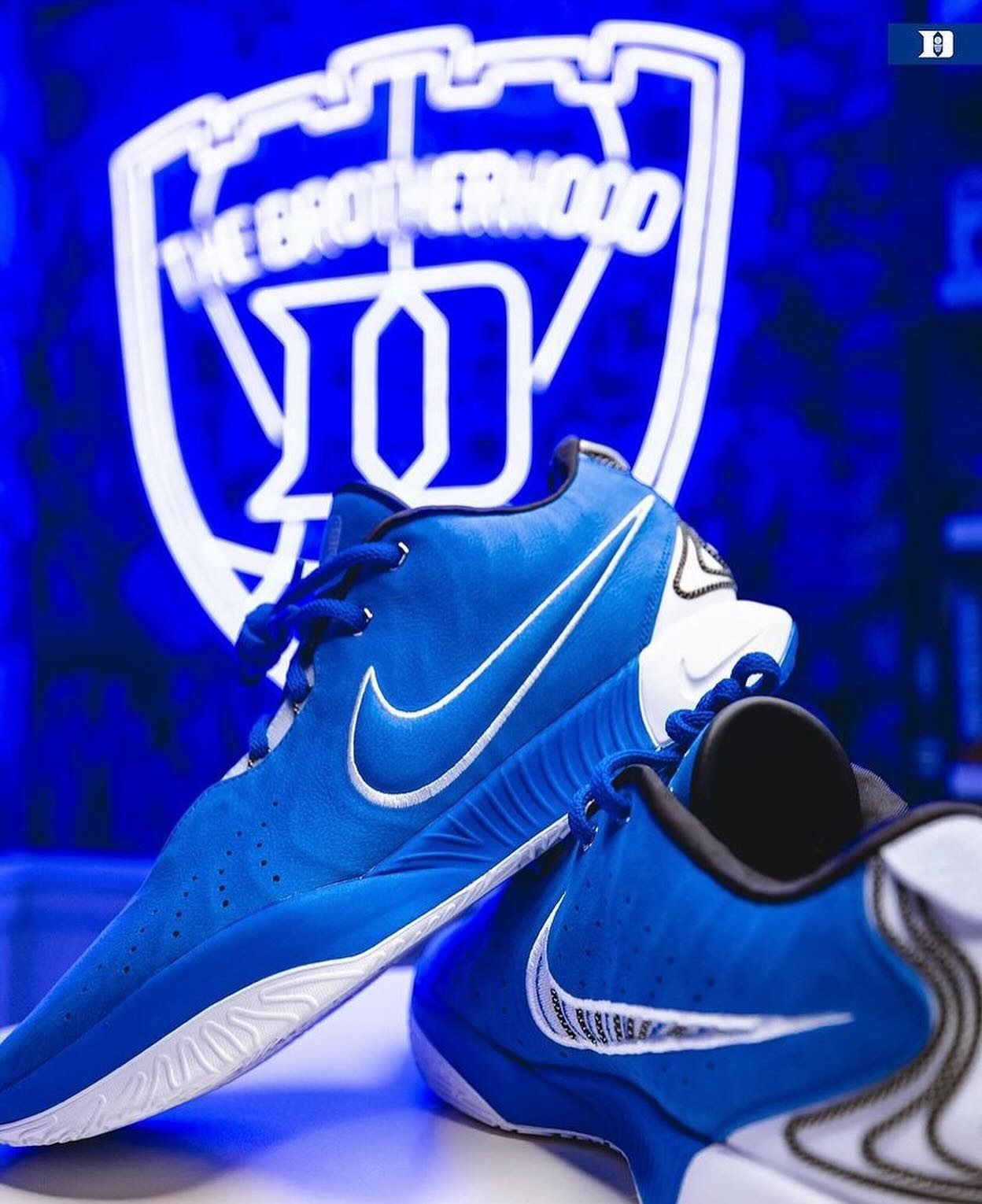 詹姆斯上脚！LBJ 21 全新 PE 配色曝光！ 球鞋资讯 FLIGHTCLUB中文站|SNEAKER球鞋资讯第一站